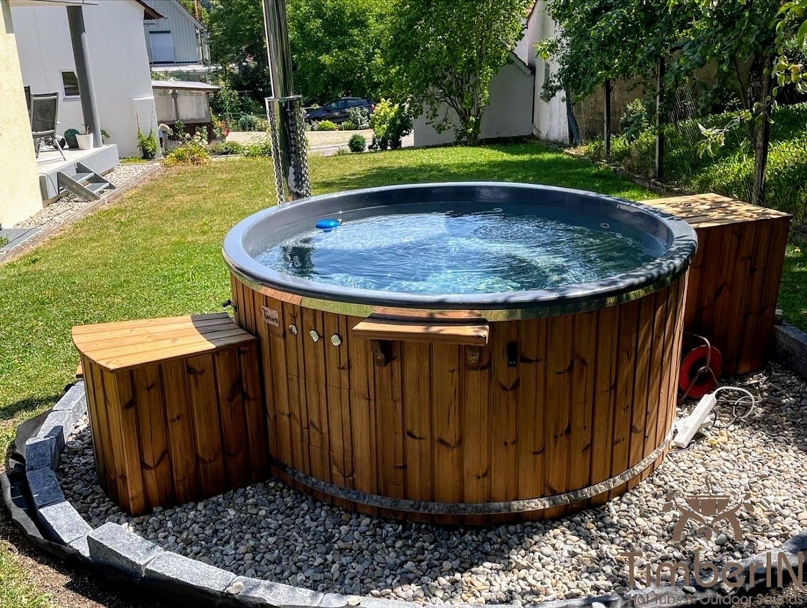 Badezuber Badefass Hot Tube mit Whirlpool Holzofen – TimberIN Rojal ...