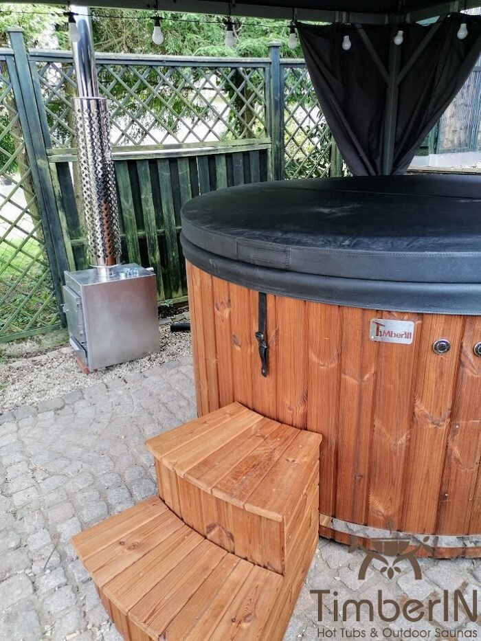 Badezuber Badefass Hot Tube mit Whirlpool Holzofen – TimberIN Rojal ...